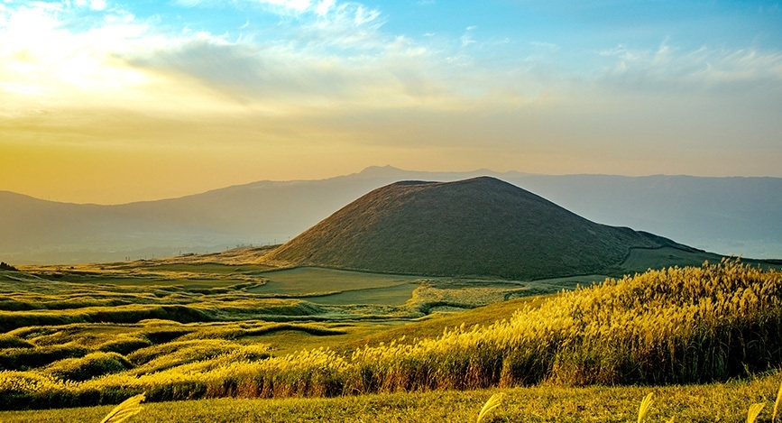 Mont Aso, Japon - Explorez le plus grand volcan actif du Japon et sa ...