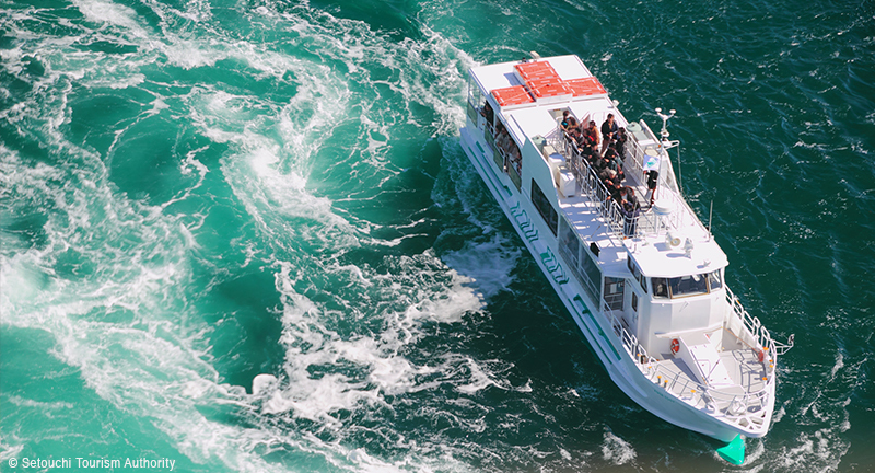 Découvrez la ville de Naruto et ses tourbillons.