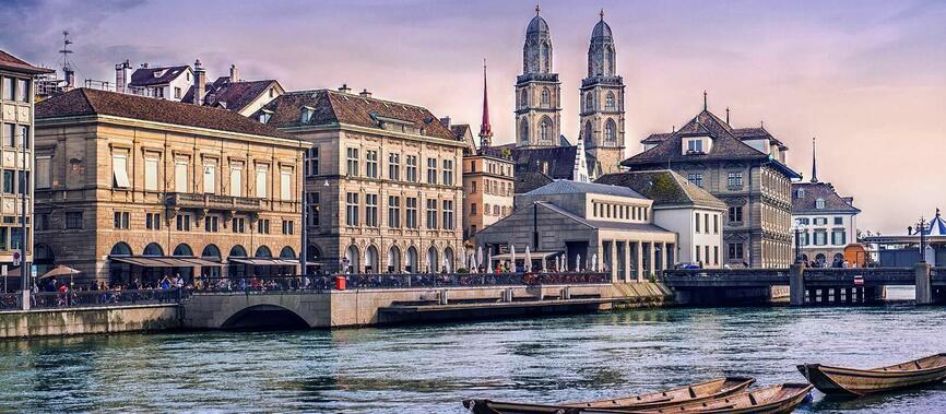 Altiplano Voyage - NUIT INSOLITE EN POD DANS LE VALAIS